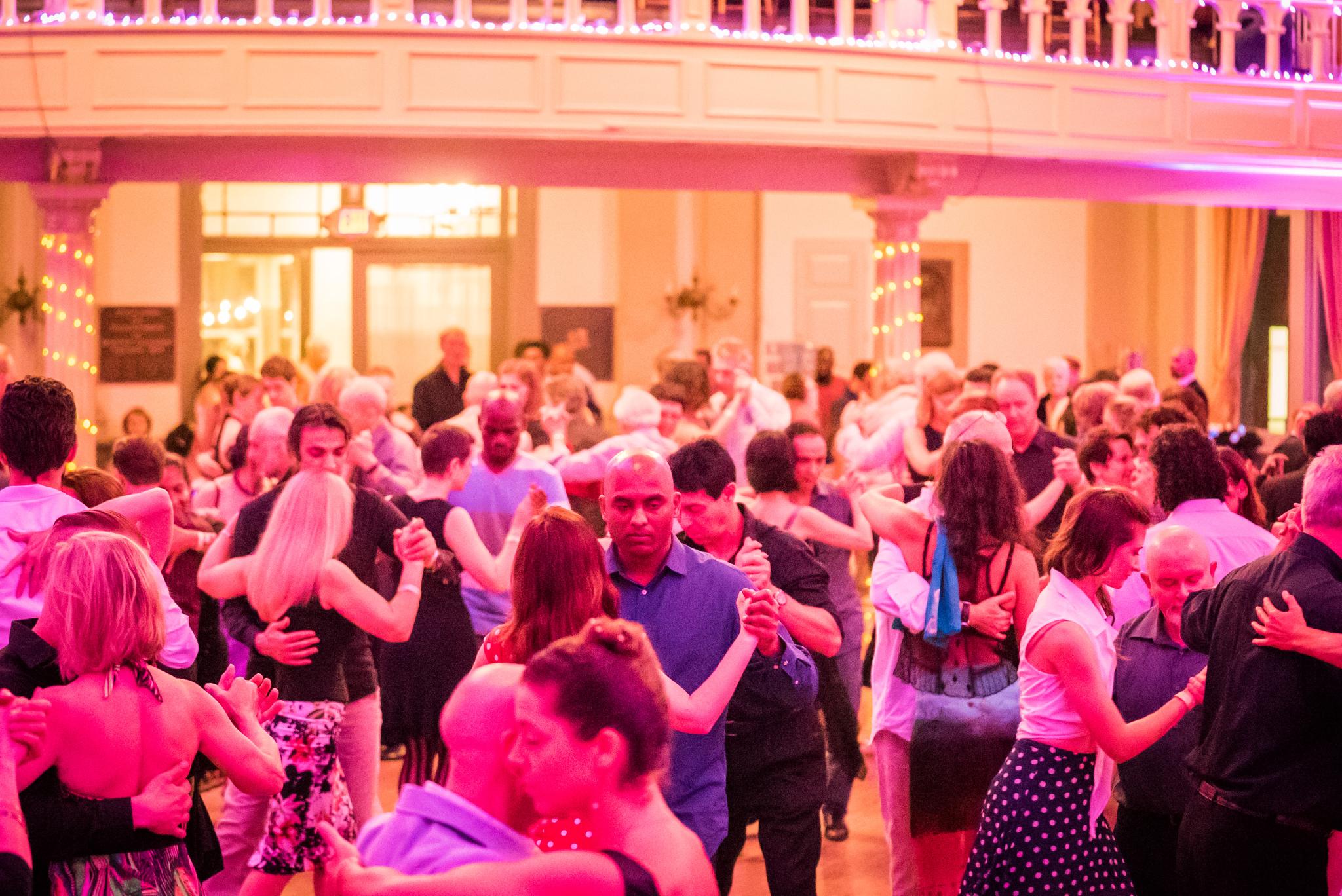 Social Dance Lessons in Fishtown - Tango and Wellness